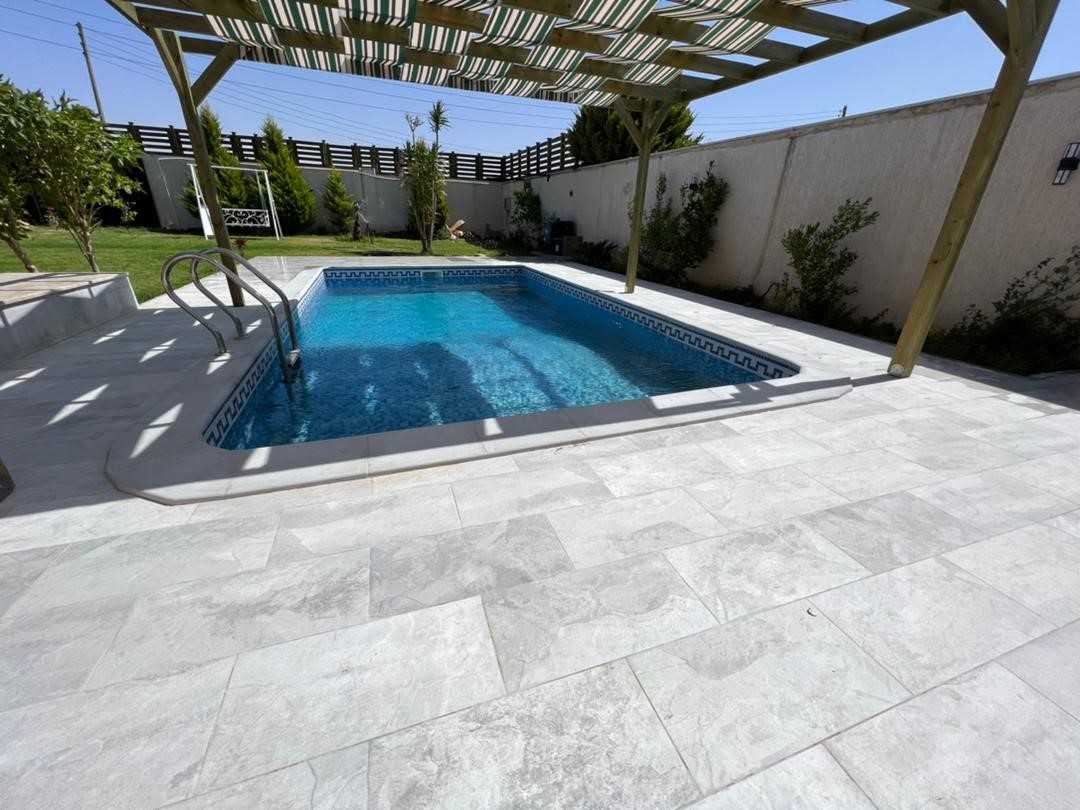 Piscina en vivienda residencial | Rockceramic